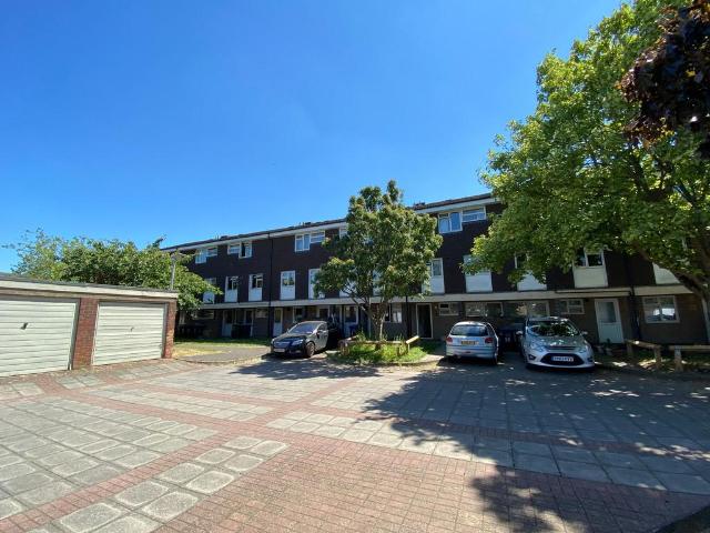 3 bedroom maisonette to rent