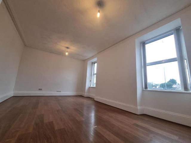 3 bedroom maisonette to rent