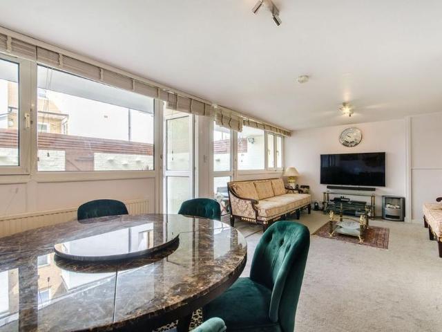 3 bedroom maisonette to rent