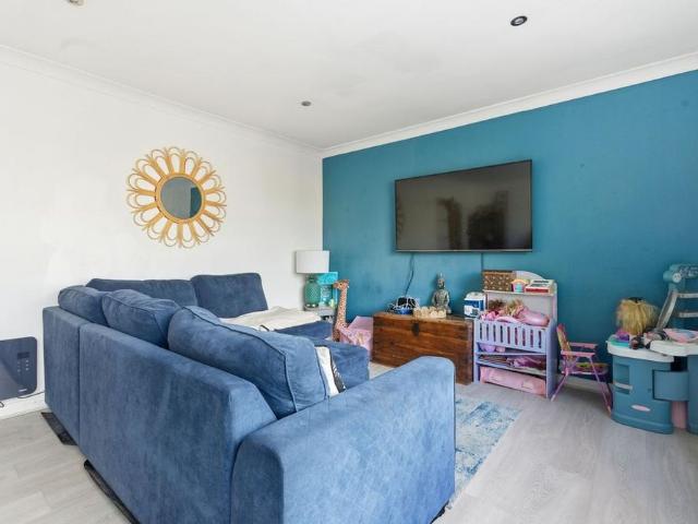3 bedroom maisonette to rent