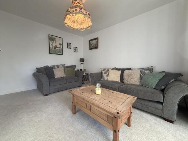 3 bedroom maisonette to rent