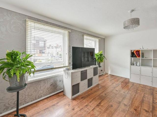 3 bedroom maisonette to rent