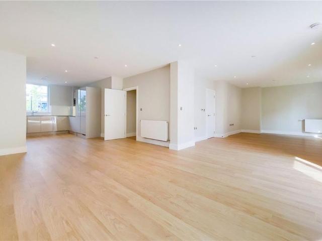 3 bedroom maisonette to rent