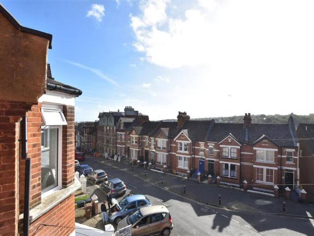 3 bedroom maisonette to rent