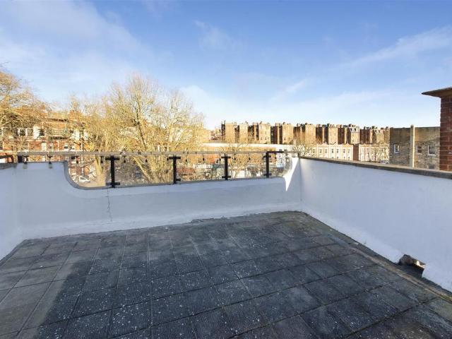 3 bedroom maisonette to rent