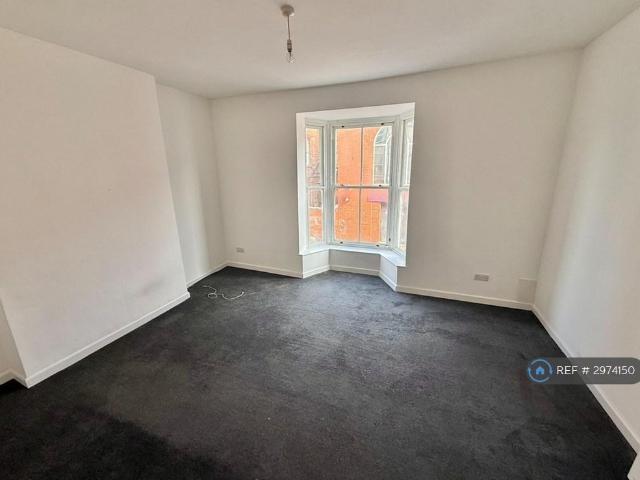 3 bedroom maisonette to rent