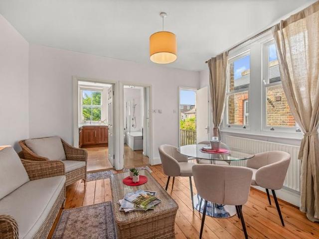 3 bedroom maisonette to rent