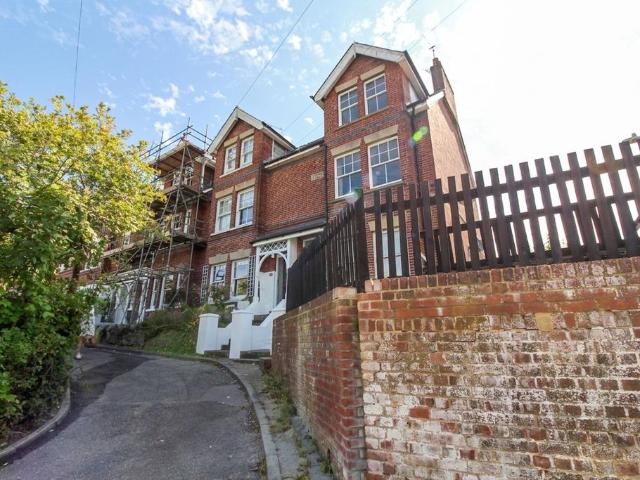 3 bedroom maisonette to rent