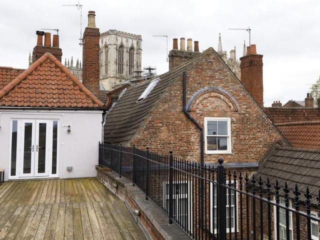 3 bedroom maisonette to rent