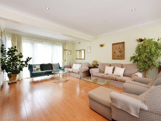 3 bedroom maisonette to rent