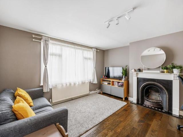 3 bedroom maisonette to rent
