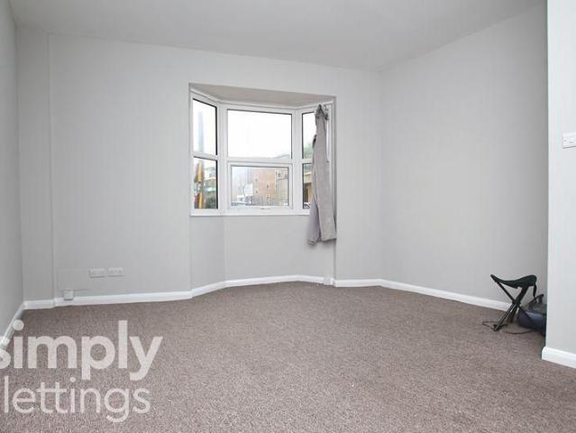 3 bedroom maisonette to rent