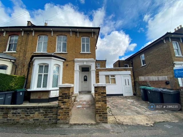3 bedroom maisonette to rent