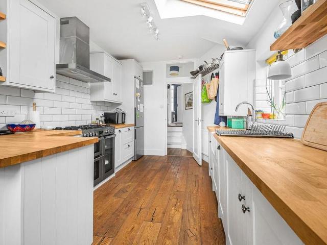 3 bedroom maisonette to rent