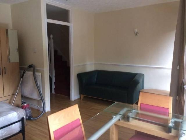 3 bedroom maisonette to rent