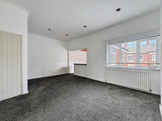 3 bedroom maisonette to rent