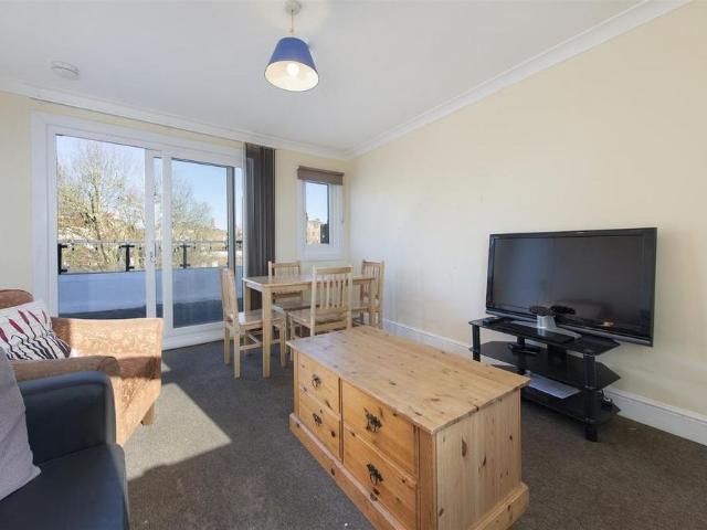 3 bedroom maisonette to rent