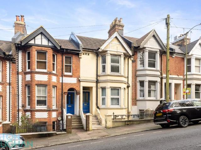 3 bedroom maisonette to rent