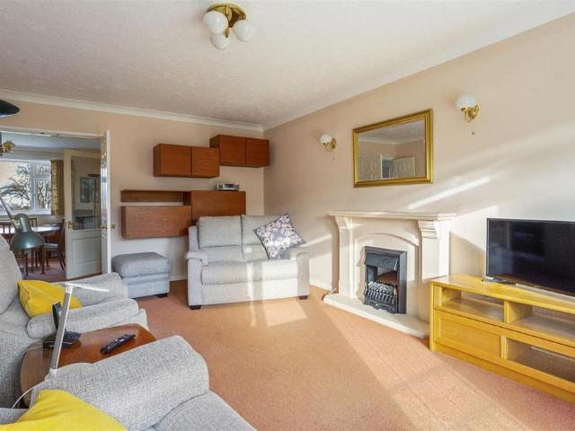3 bedroom maisonette to rent