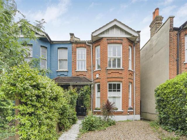3 bedroom maisonette to rent