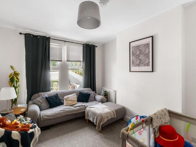 3 bedroom maisonette to rent