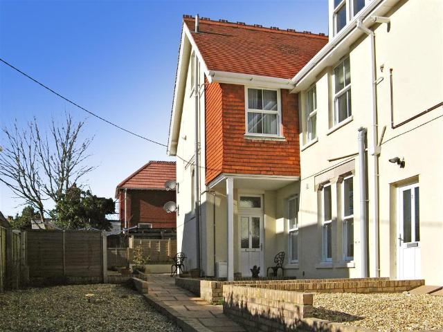 3 bedroom maisonette to rent