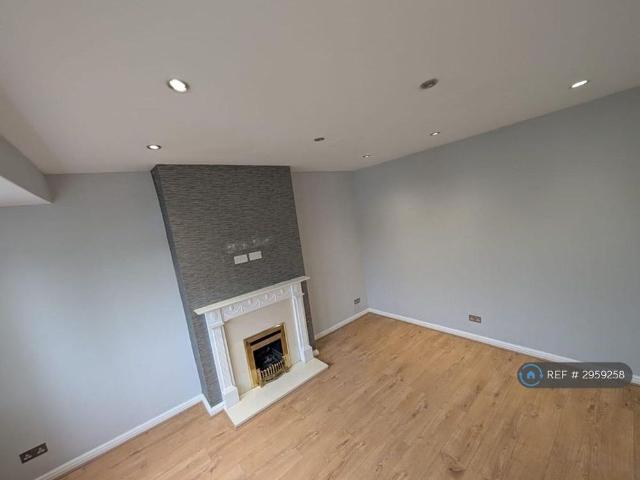 3 bedroom maisonette to rent