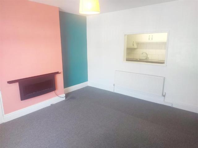 3 bedroom Maisonette to rent