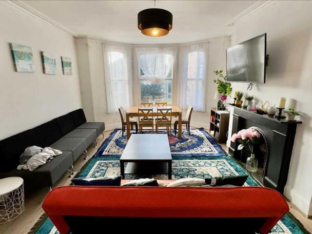 3 bedroom maisonette to rent