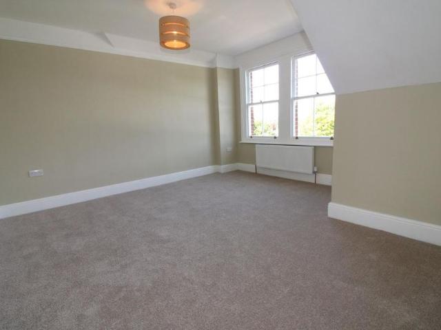3 bedroom maisonette to rent