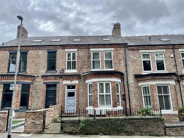 3 bedroom maisonette to rent