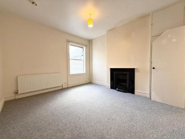 3 bedroom maisonette to rent