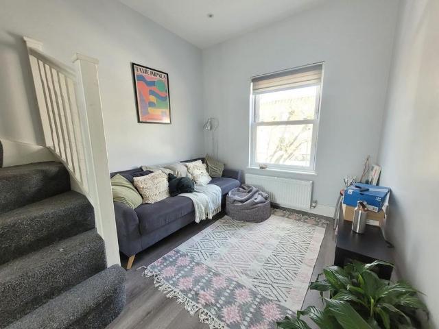 3 bedroom maisonette to rent