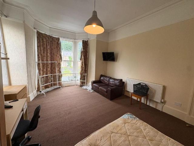 3 bedroom maisonette to rent