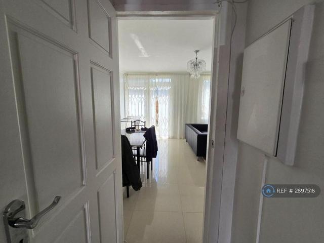 3 bedroom maisonette to rent