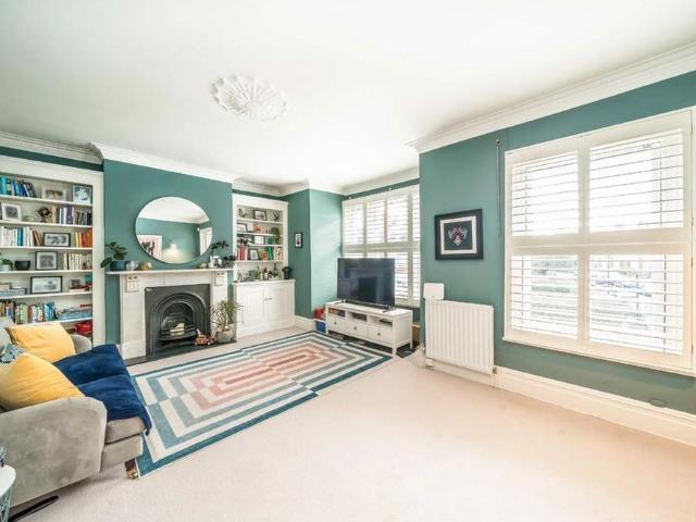 3 bedroom maisonette to rent