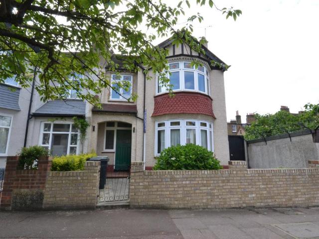 3 bedroom maisonette to rent
