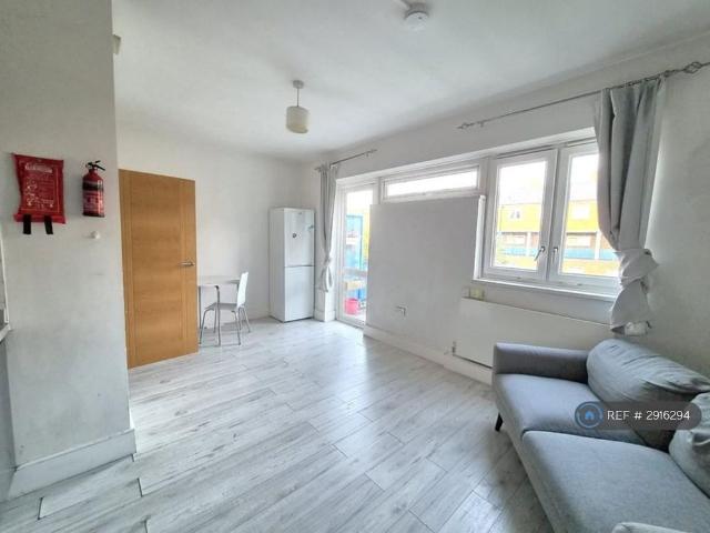 4 bedroom maisonette to rent
