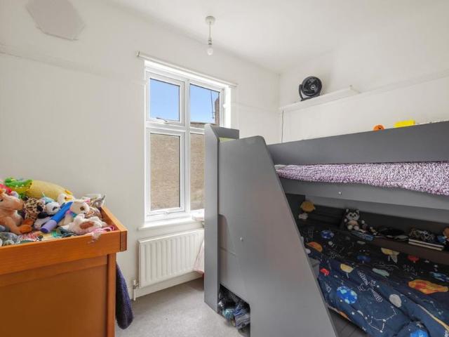 3 bedroom maisonette to rent