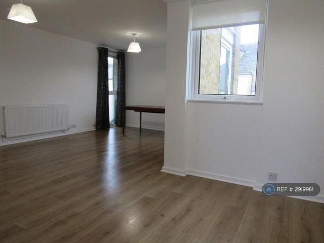 3 bedroom maisonette to rent