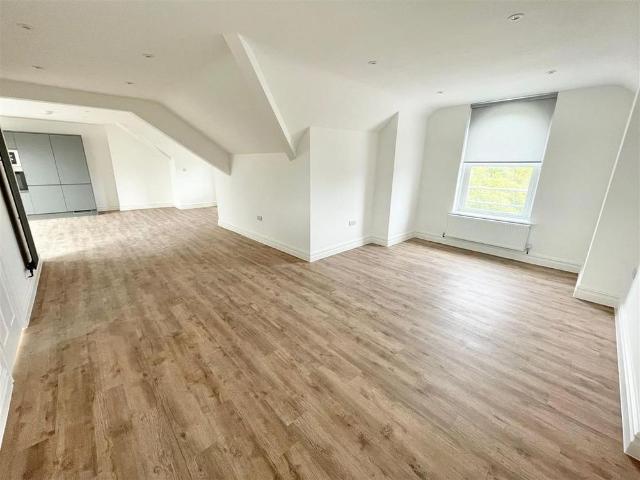 3 bedroom maisonette to rent