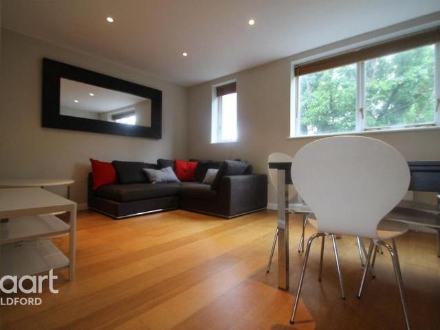 3 bedroom maisonette to rent