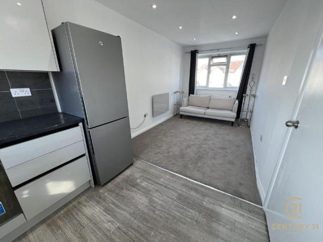 3 bedroom maisonette to rent