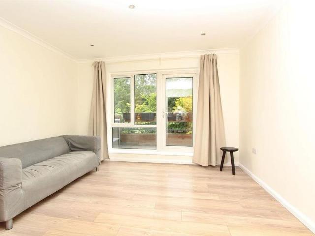3 bedroom maisonette to rent