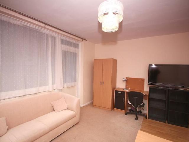 3 bedroom maisonette to rent