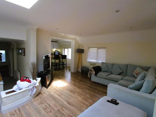 3 bedroom maisonette to rent
