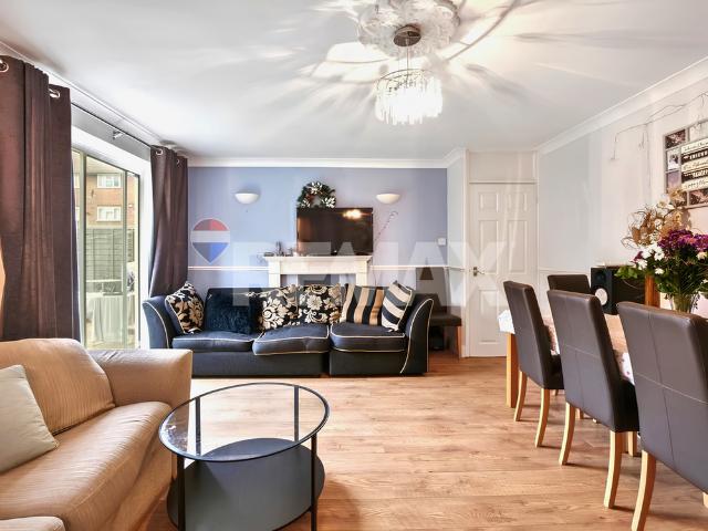 3 bedroom maisonette to rent