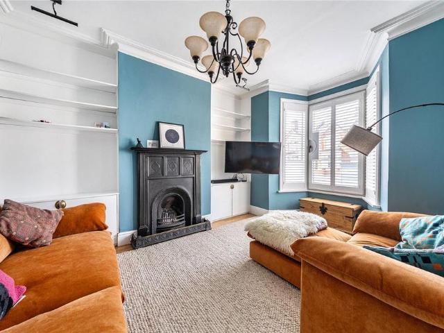 3 bedroom maisonette to rent