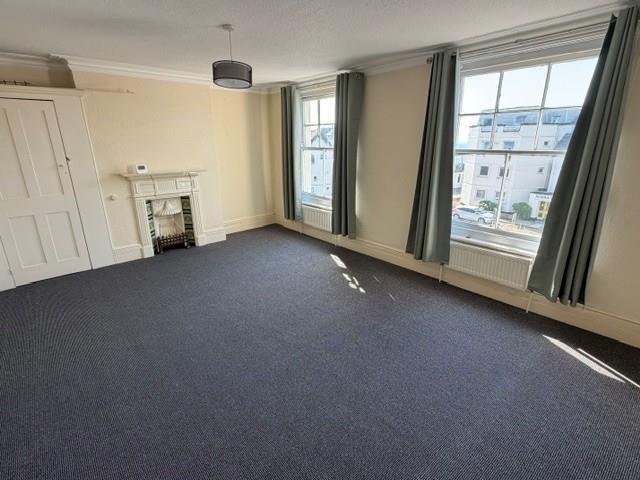 3 bedroom maisonette to rent