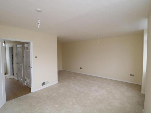 3 bedroom maisonette to rent